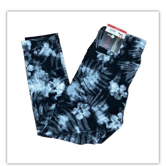 NOBO | Pants & Jumpsuits | Nobo Floral Xray Leggings Capri Highrise ...